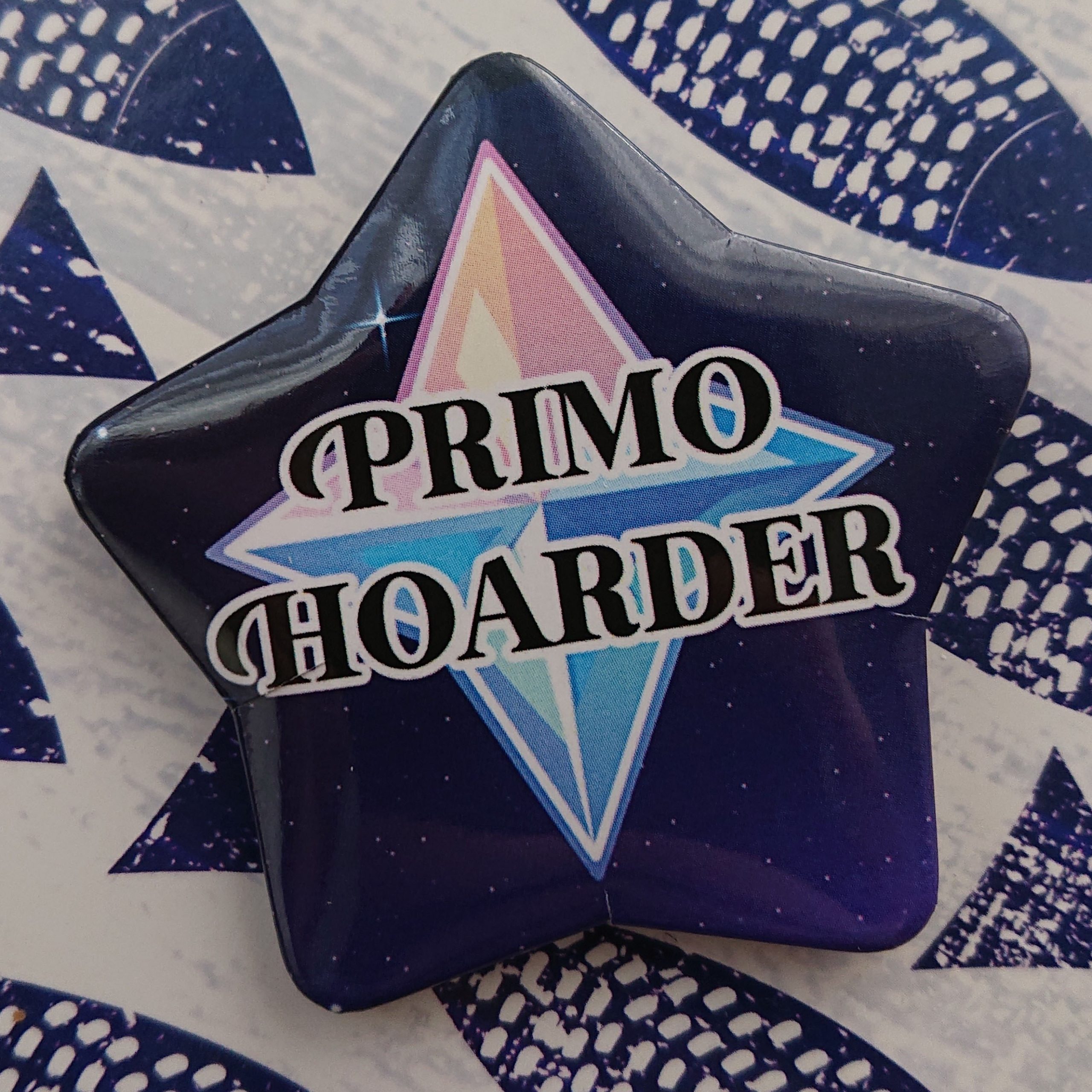 Primogem Hoarder Star Pinback Badge - Janitoad